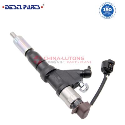 China Common Rail Fuel Injector 095000-5226 Fuel Injector 095000-5224 095000-5225 095000-5226 23670-E0341 For HINO P13C E13C for sale