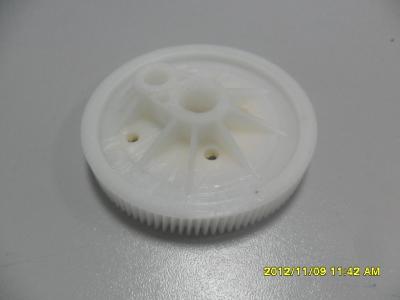 Cina L'ingranaggio di plastica della parte dello stampaggio ad iniezione, plastica su ordinazione parte il materiale POM in vendita
