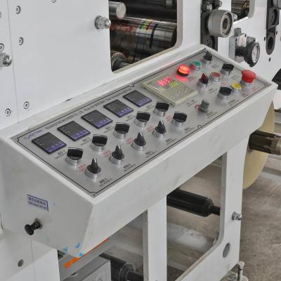 Cina Macchina per la stampa di adesivi flessibili da 1 a 8 colori ad alta precisione e alta durata in vendita