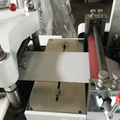 Cina Tagliare a base piatta dell'etichetta adesiva lavora 380V a macchina con la laminazione in vendita