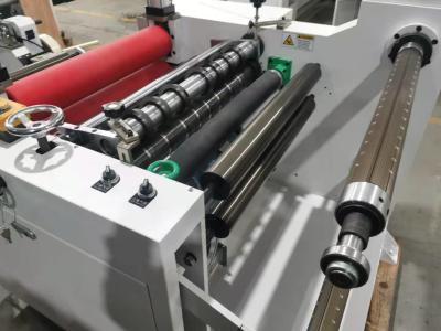 Cina Rotolo di rame della stagnola 1300 che fende e macchina di riavvolgimento con la laminazione di riscaldamento di Electirc in vendita