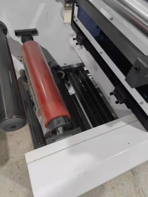 Cina Tyvek Bracelet Automatic Flexo Printing Machine con macchina rotante per taglio a stampo in vendita