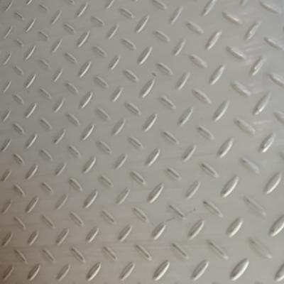 Cina AISI 304 SUS304 DIN1.4301 Piastra a quadri in acciaio inossidabile 1500*6000mm per pavimenti in vendita