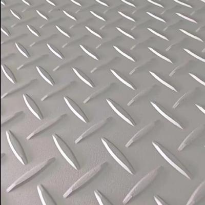 Cina 201 304 316 430 2,0 mm in rilievo 304 anti-slip decorativo lamiera di acciaio inossidabile a quadri 304 piastra a quadri in vendita