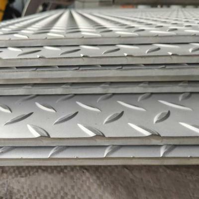 China 304 Grade Stainless Steel Checkered Plate for Floor 1219*2438mm Can Be Customized for sale