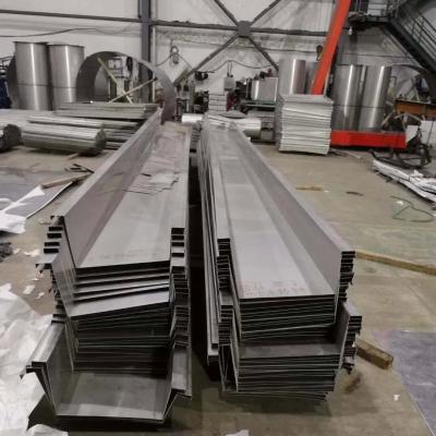 China Industry Stainless Steel Roof Square Rain Gutter with Corrosion Resistant Bright Surface and Custom Cutting for sale