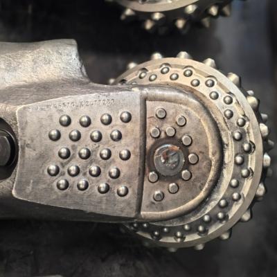 Cina Marca Kingdream JZ cono a rullo singolo carburo di tungsteno inserito coni triconi coni triconi per la perforazione in vendita