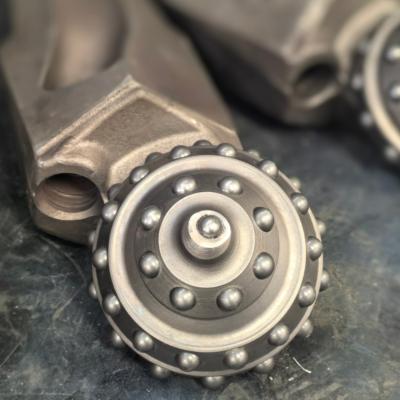 Cina Marca Kingdream JZ cono a rullo singolo carburo di tungsteno inserito coni triconi coni triconi per la perforazione in vendita
