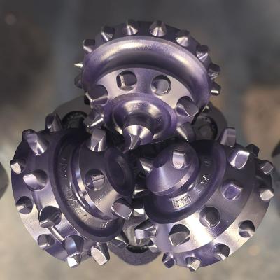 China Carbide Tricone Boor voor Harde Rotsformatie API Reg Draad Te koop