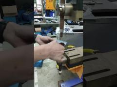 Marca tenuta in mano di fonte di laser di Raycus della fibra della macchina continua della saldatura a laser