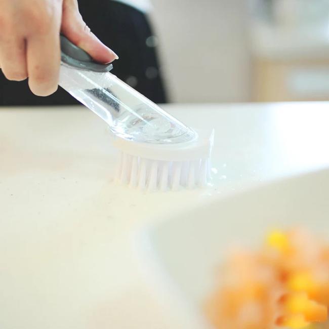 Kitchen hand held Dish Washing Pot Brush Automatic Soap Dispensing Dish Brush Long Handle Clean Brush