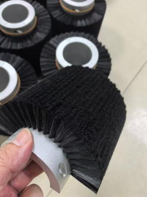 中国 アルミベースシリンダーシャフト ブラックナイロンロールブラシ 掃除用 販売のため
