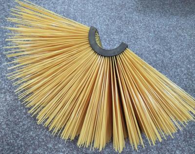 Cina Rullo di nylon giallo della spazzola di combinazione del semicerchio di 500*900mm per la spazzola d'acciaio di pulizia del rullo della spazzola della macchina di granigliatura in vendita