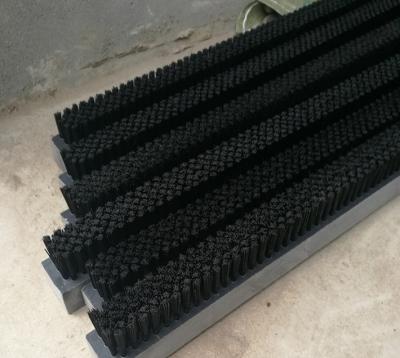 China PBT Filament Gate Shockproof Flat Lath Metal Channel Strip Brushes for sale