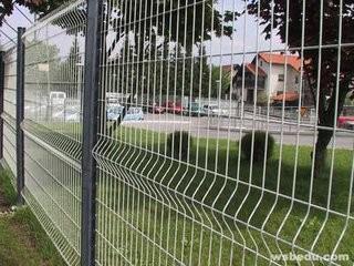 China Trade Assurance Reinforcing PVC Coated Welded Wire Mesh Highway Fence for sale
