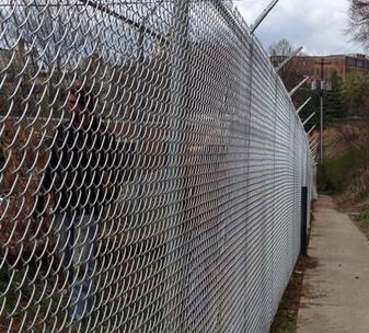 China diamond razor wire mesh fence galvanized chain link fence for sale