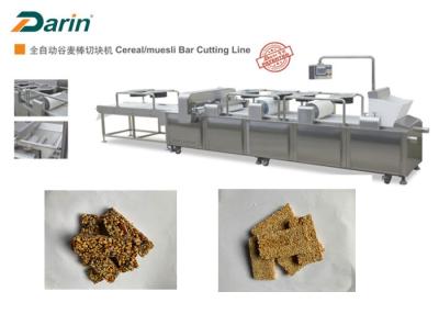 China Het Graangewassenbar die van Muesligranola 600kg/Hr Machine maken Te koop
