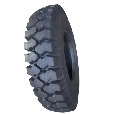 Cina Ricambi per scooter e motocicli ecologici Accessoiri per motocicli pneumatici 7.50r16 in vendita