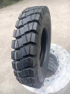 Cina Ricambi per scooter e motocicli ecologici Accessoiri per motocicli pneumatici 7.50r16 in vendita