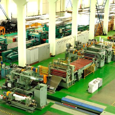 China 4000*2500*2500mm Straightener Feeder Uncoiler voor het platmaken en dwars snijden van staalplaten Te koop