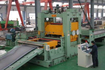 China 13 mm gelijkmakend en dwars snijden warmgewalst pickelen staal spoellijn voor staalfabriek Te koop