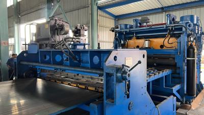 China 900 2000mm Snijbreedte Horizontale stalen spoel snijmachine Te koop