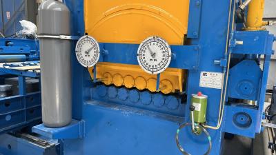 Cina Linea di staccaggio per la levigatura della bobina di acciaio inossidabile con potenza nominale di 426 kW in vendita