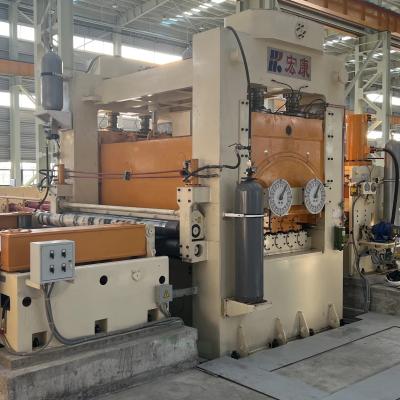 Cina Linea di produzione di taglio di bobine di acciaio con macchina orizzontale per lo scarico e il livellamento in vendita