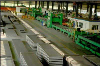 Cina Macchine per il levigamento, lo svincolo e la taglio per il taglio di bobine di acciaio di precisione nelle acciaierie in vendita