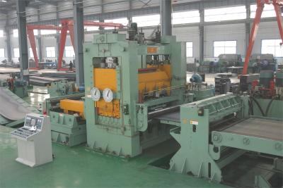 China Hoogrolstaallijnmachine voor het ontwaaien, het gelijkstellen, scheeren en stapelen Te koop