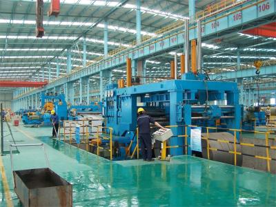 China Linha de produção de cisalhamento móvel de descolagem de bobinas metálicas com elevada produtividade à venda