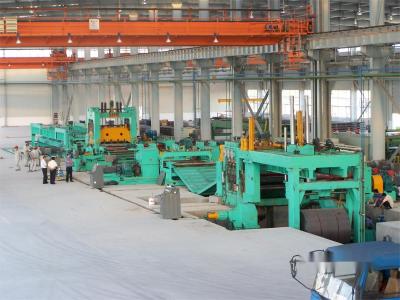 中国 切断速度 0~30m/min のシート金属の解巻と水平化切削ライン 販売のため