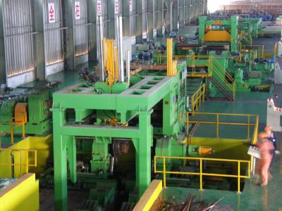 China PLC-gecontroleerde automatische stalen spoel snijlijn met een straightener feeder uncoiler Te koop