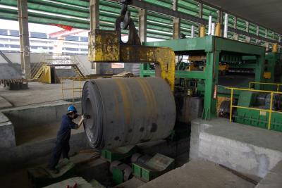 Cina Uncoiler di bobina di acciaio facile da usare e linea di taglio in lunghezza per la lavorazione dell'acciaio in vendita