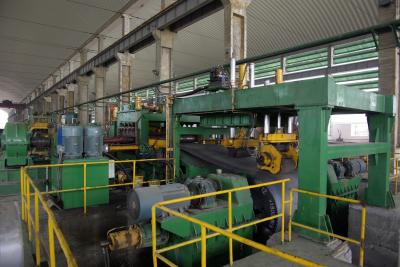 Cina Uncoiler di bobina di acciaio facile da usare e linea di taglio in lunghezza per la lavorazione dell'acciaio in vendita