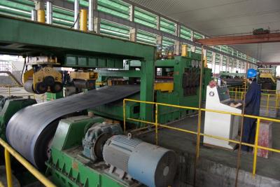 Cina Uncoiler di bobina di acciaio facile da usare e linea di taglio in lunghezza per la lavorazione dell'acciaio in vendita