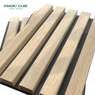 China Design de interiores para residências Painéis de parede de madeira MDF absorvente de som com 26 kg/pcs Peso à venda