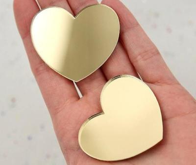 中国 4x8ftの金の風防ガラスのプレキシガラス ミラーは鋳造物のアクリルのプラスチック パネルの技術を広げる 販売のため