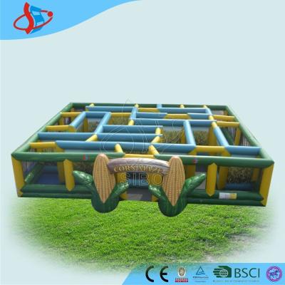 Cina Giochi gonfiabili commerciali di sport del PVC verdi/giallo 12,2 * 10,36 * 2.44m in vendita