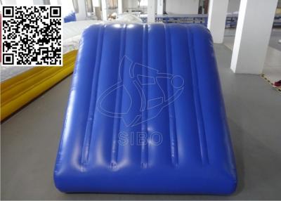 中国 子供のためにカスタマイズされる屋外の浮遊膨脹可能なテーマ パークの青 販売のため