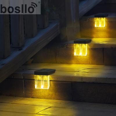 Cina Lumi a parete esterne a carica solare a LED RGB Luci a parete solare in vendita