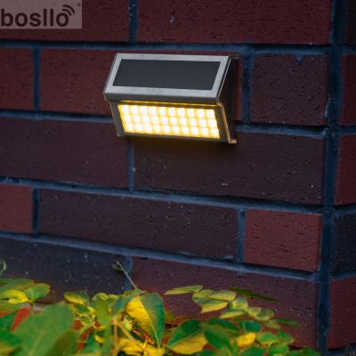 China Luz quente 3000K lâmpadas solares de parede versáteis lâmpadas solares de exterior 8-10 horas de trabalho à venda