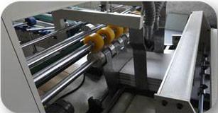 Cina 380V Top Folding Gluing Machine Counter Ejector For Cardboard Carton Packaging in vendita