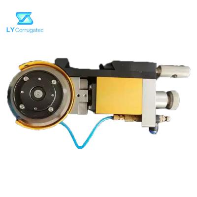 Cina 1200m/Min Cloth Textile Machinery Parts Shear 130 Pneumatic Tool Holder Cutting Blade in vendita
