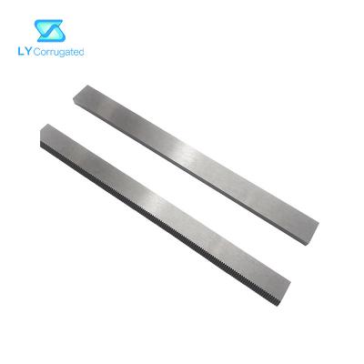 Cina Tooth Zigzag Industrial Cutting Blade Sealing Serrated Knife For Packaging Machine in vendita