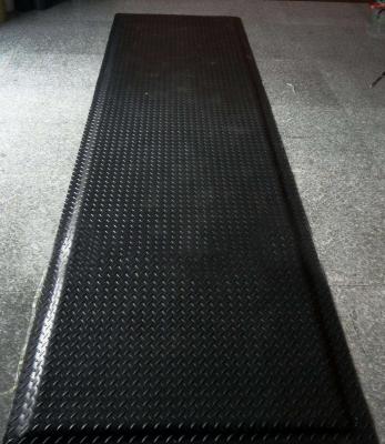 中国 Barber Mat Anti fatigue ESD Antistatic Conductive Floor Mat With Standard Size0.9*0.6M*16MM 販売のため