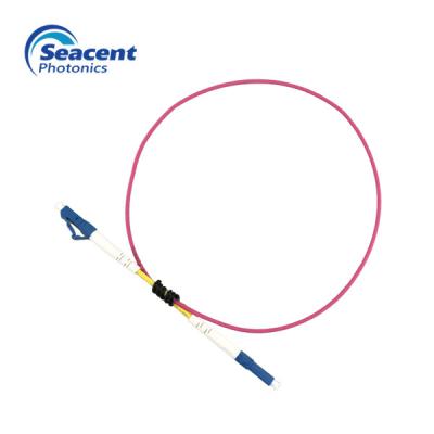 China Pérdida de inserción baja LC/UPC del cable de fribra óptica del conector a una cara de Mutilmode en venta