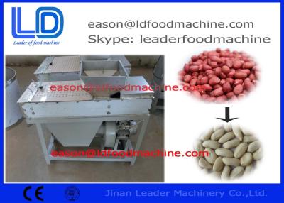 Cina La macchina utensile dell'arachide dell'acciaio inossidabile, 200kg/H asciuga il tipo sbucciatrice dell'arachide in vendita