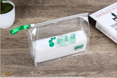 Chine Les accessoires cosmétiques de voyage de sac d'article de toilette de sac imperméabilisent le sac clair d'organisateur de kit de ligne aérienne, article de toilette d'organisateur de voyage de maquillage à vendre