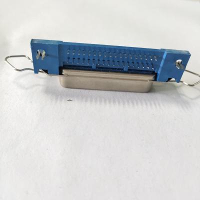 中国 Centronic 50 Pin保釈クリップおよび板ロックが付いているR/A PCBのメス コネクタはULを証明した 販売のため